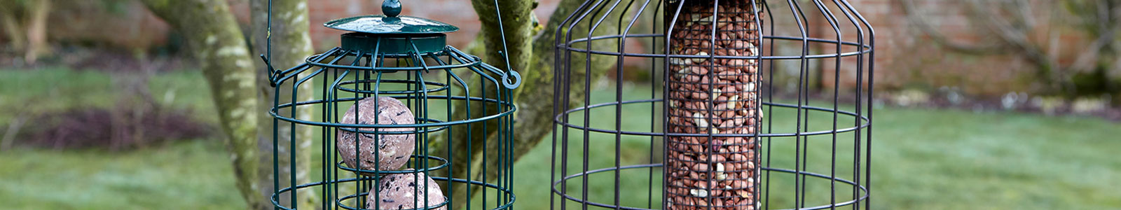 Gardman Squirrel Proof Bird Feeders - Bird Feeders – Peckish UK
